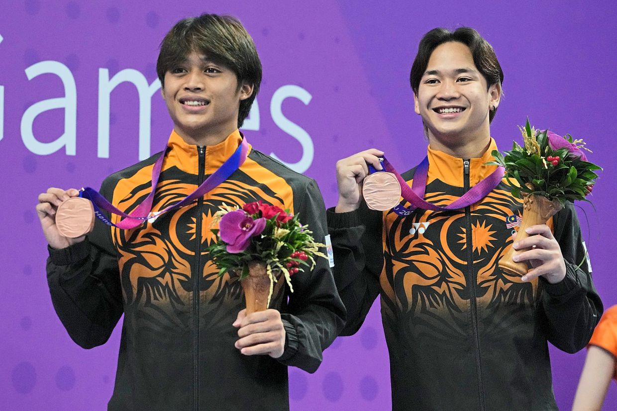 Diving: Teen divers Enrique and Bertrand show they’re made of sterner ...