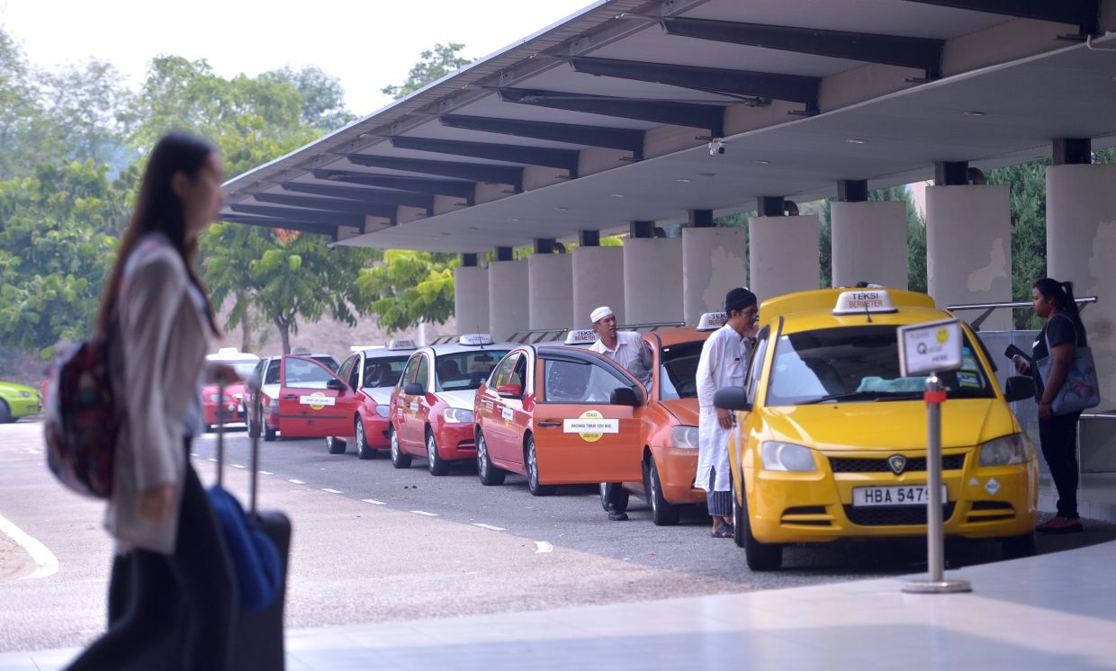 Lucrative side hustle sways drivers | The Star