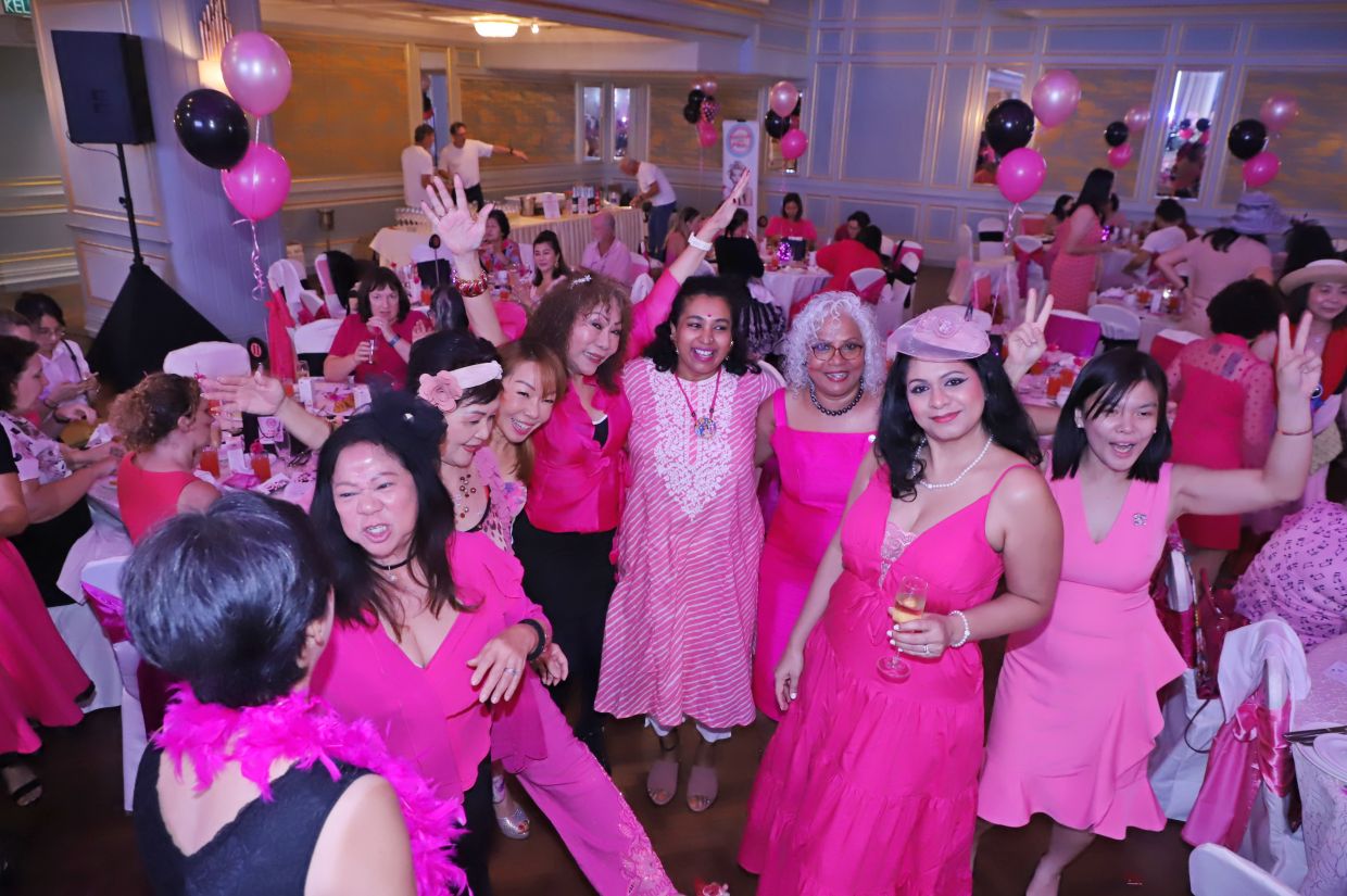 Penang Pink Ladies raise funds for cancer patients | The Star