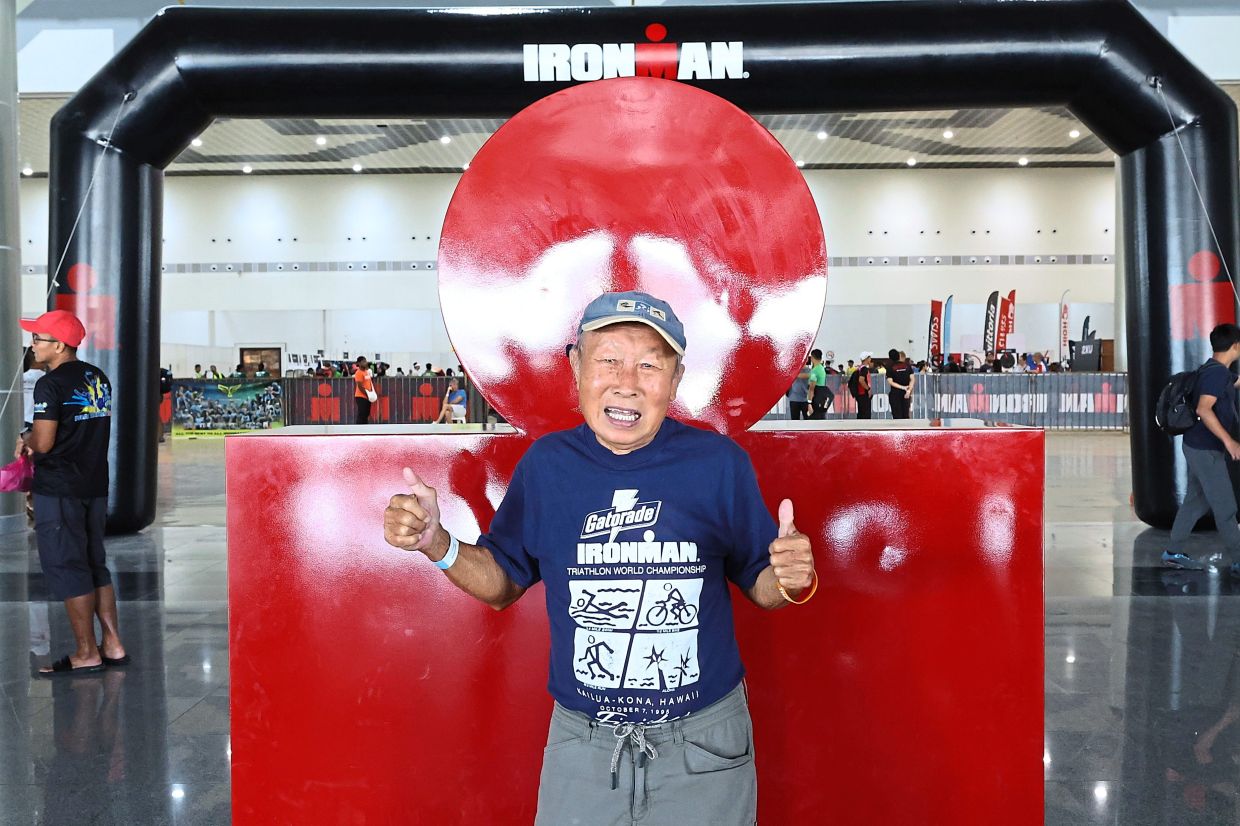 Athletics: Sze Mun, 86, will be free man after last race | The Star