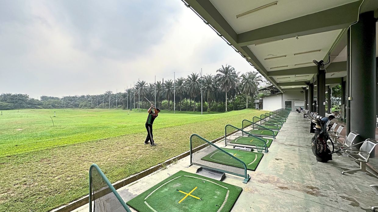 Bukit Jelutong residents oppose rezoning of public golf course | The Star