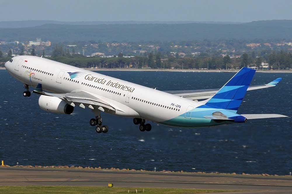 Garuda Indonesia completes flight test with palm oil-blended jet fuel ...