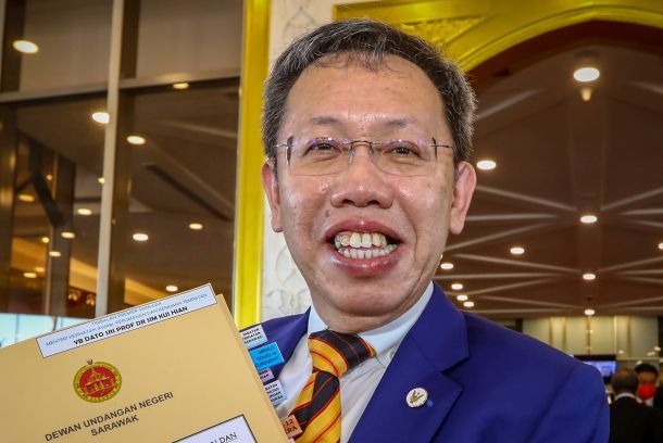 Dr Sim heads list of Sarawak state honours recipients | The Star