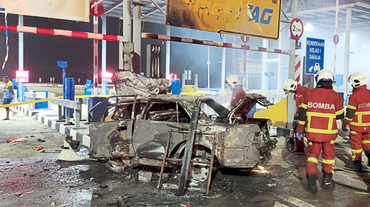 Driver burnt to death after his car slams into a wall | The Star