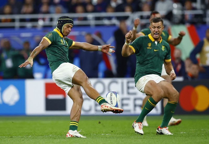 Rugby: Rugby-Southern Hemisphere powers flex muscle to keep old order ...