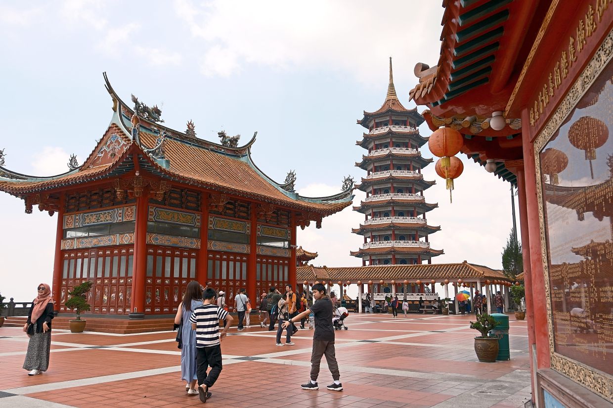 Picturesque temple in highlands | The Star
