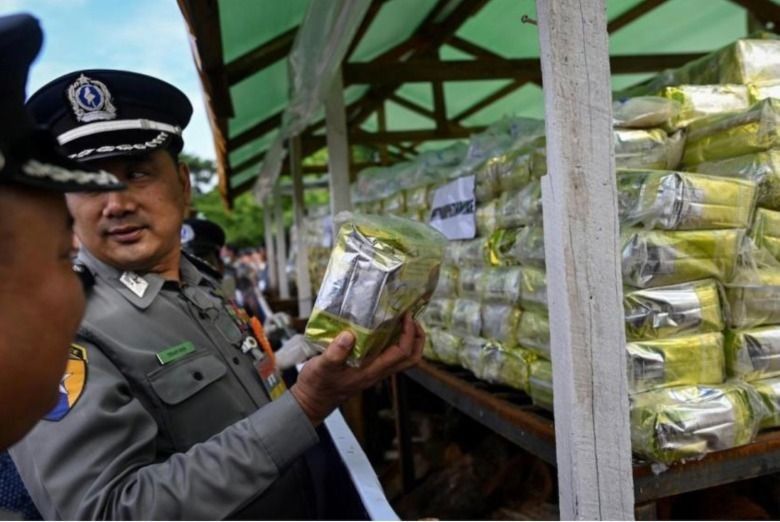 Myanmar police has seized narcotics drugs worth a whopping RM1.825bil ...
