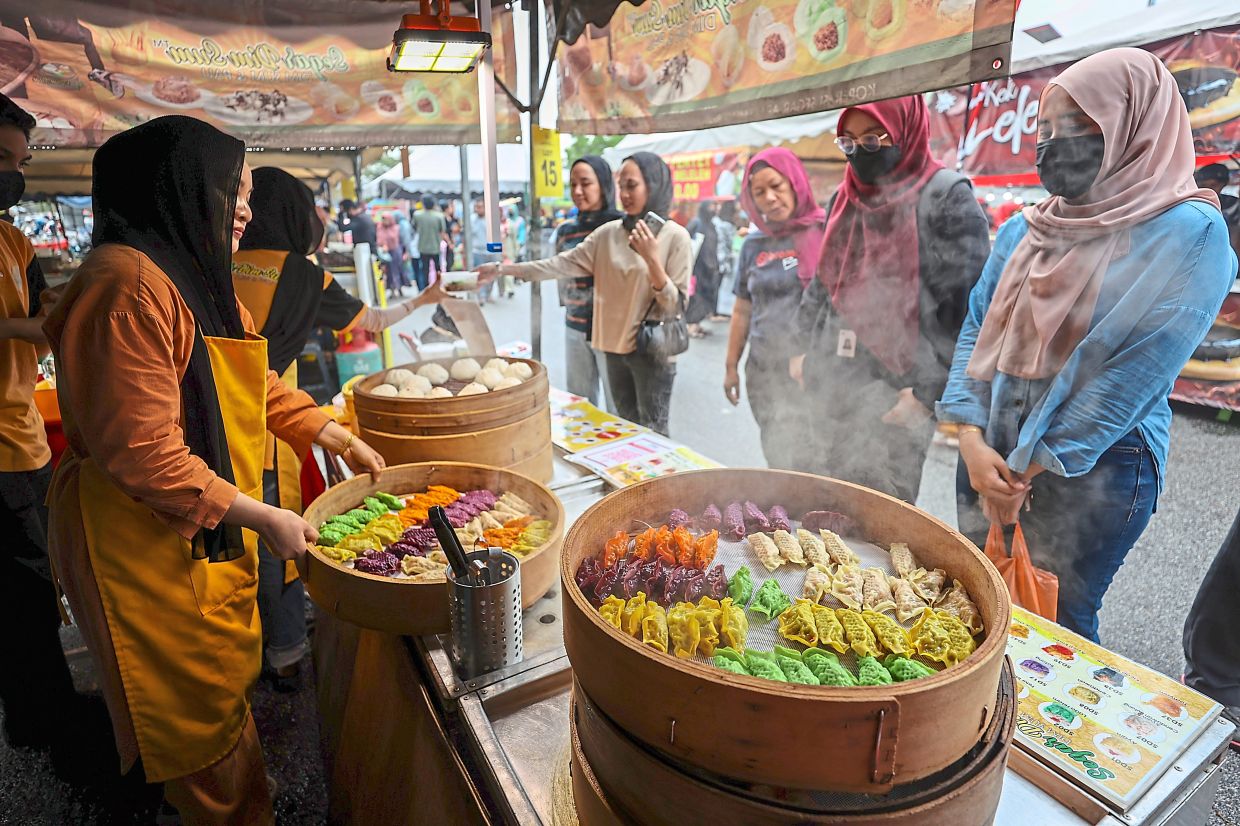 Halal food is priority, say Malaysian Muslim consumers | The Star