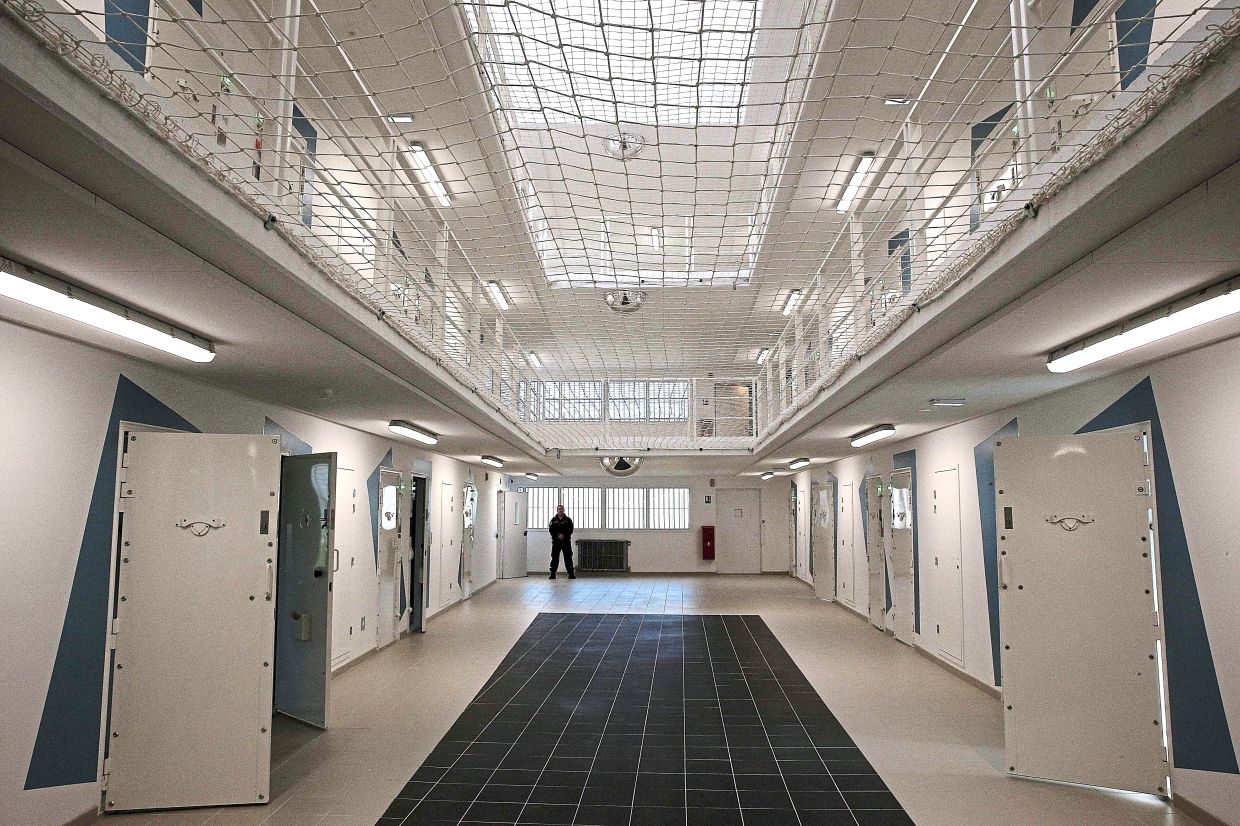 Barring books behind bars | The Star