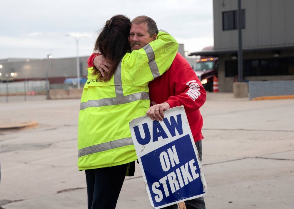 Union, GM deal to end Detroit auto strikes | The Star