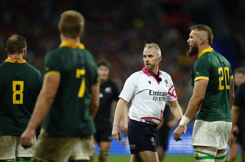 Rugby: Rugby-Referee Barnes blows final whistle on stellar career | The ...