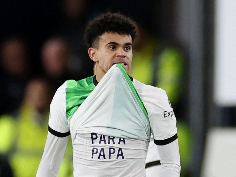 Football: Soccer-Emotional Diaz goal rescues draw for Liverpool against ...