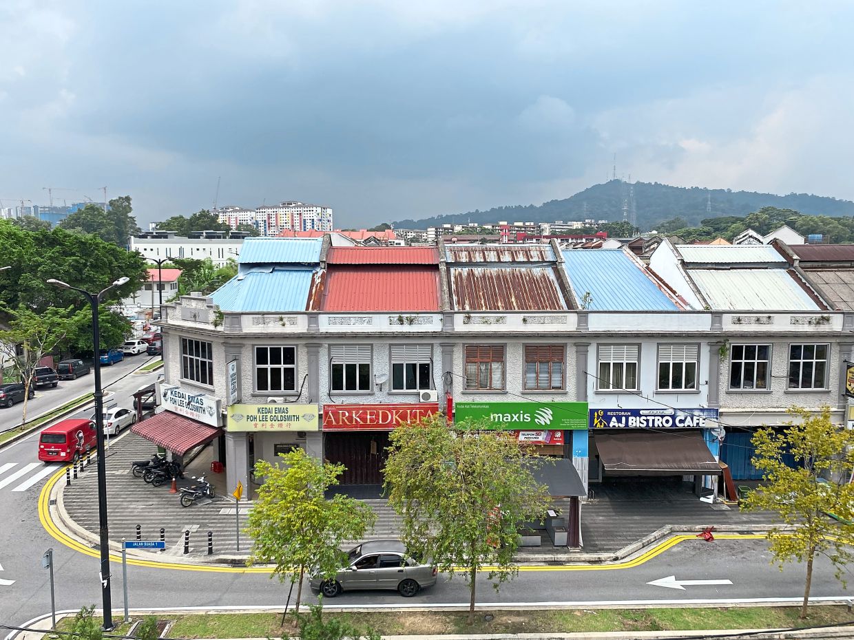 Pekan Sungai Besi: Town with pre-war appeal | The Star
