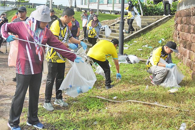 1,103kg garbage cleared to commemorate Bandar Seri Begawan anniversary ...