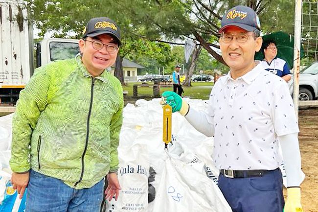 Beach clean-up campaign with S.Korea embassy nets 1,470kg of litter ...