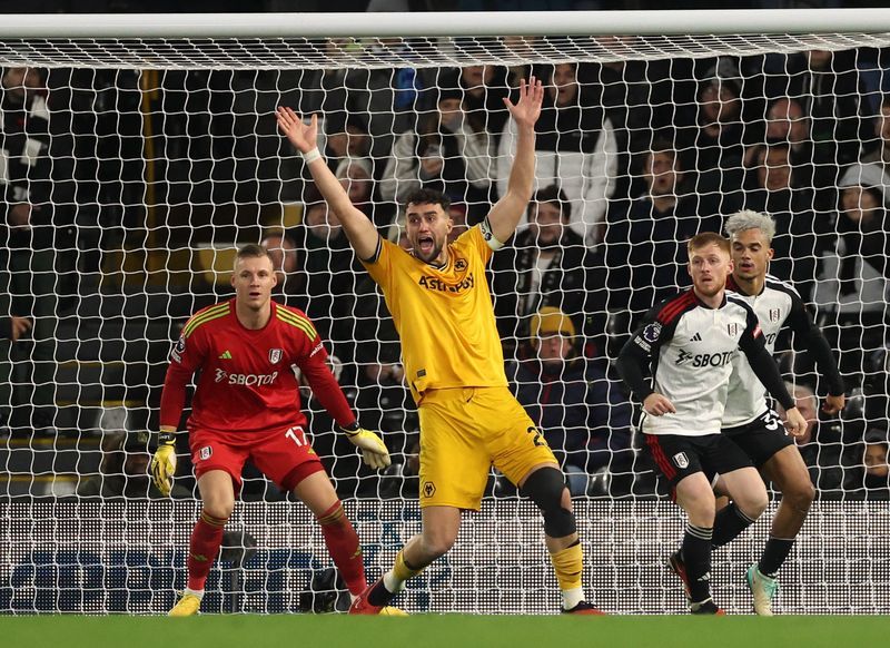 Football: Soccer-Willian's penalty double earns Fulham 3-2 win over ...