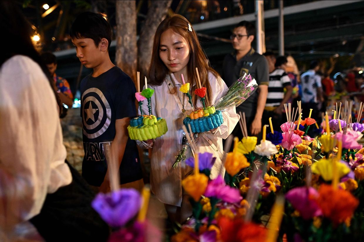 Thais give digital spin to ancient 'floating basket' festival | The Star