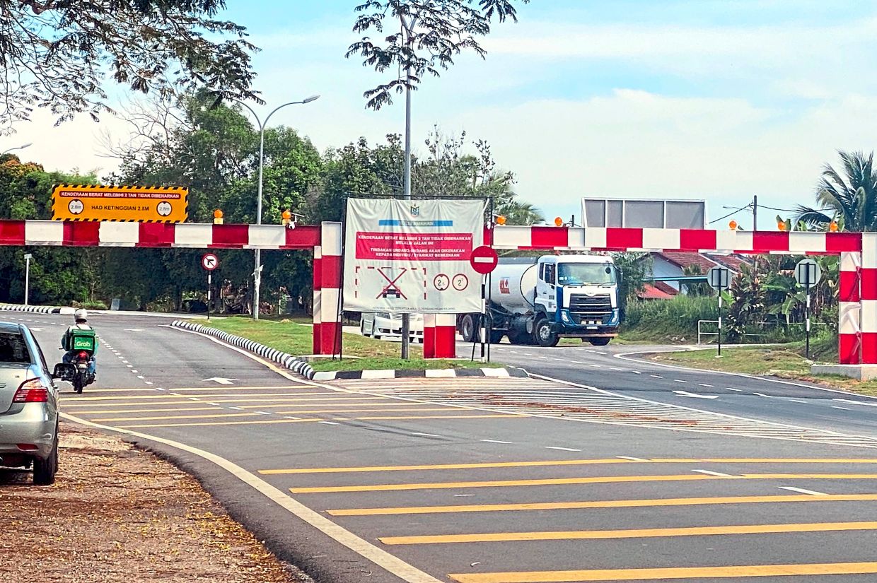 Second height barrier to block lorries from township | The Star