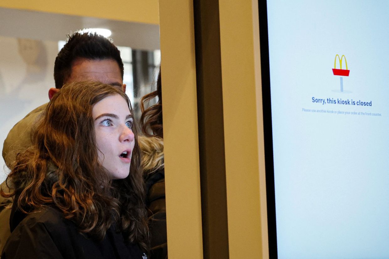 McDonald’s turns to Google for AI chatbot to help restaurant workers ...