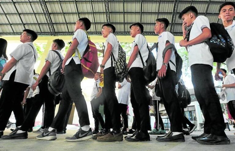 Pisa score shows Philippine students ‘5 to 6 years’ behind | The Star