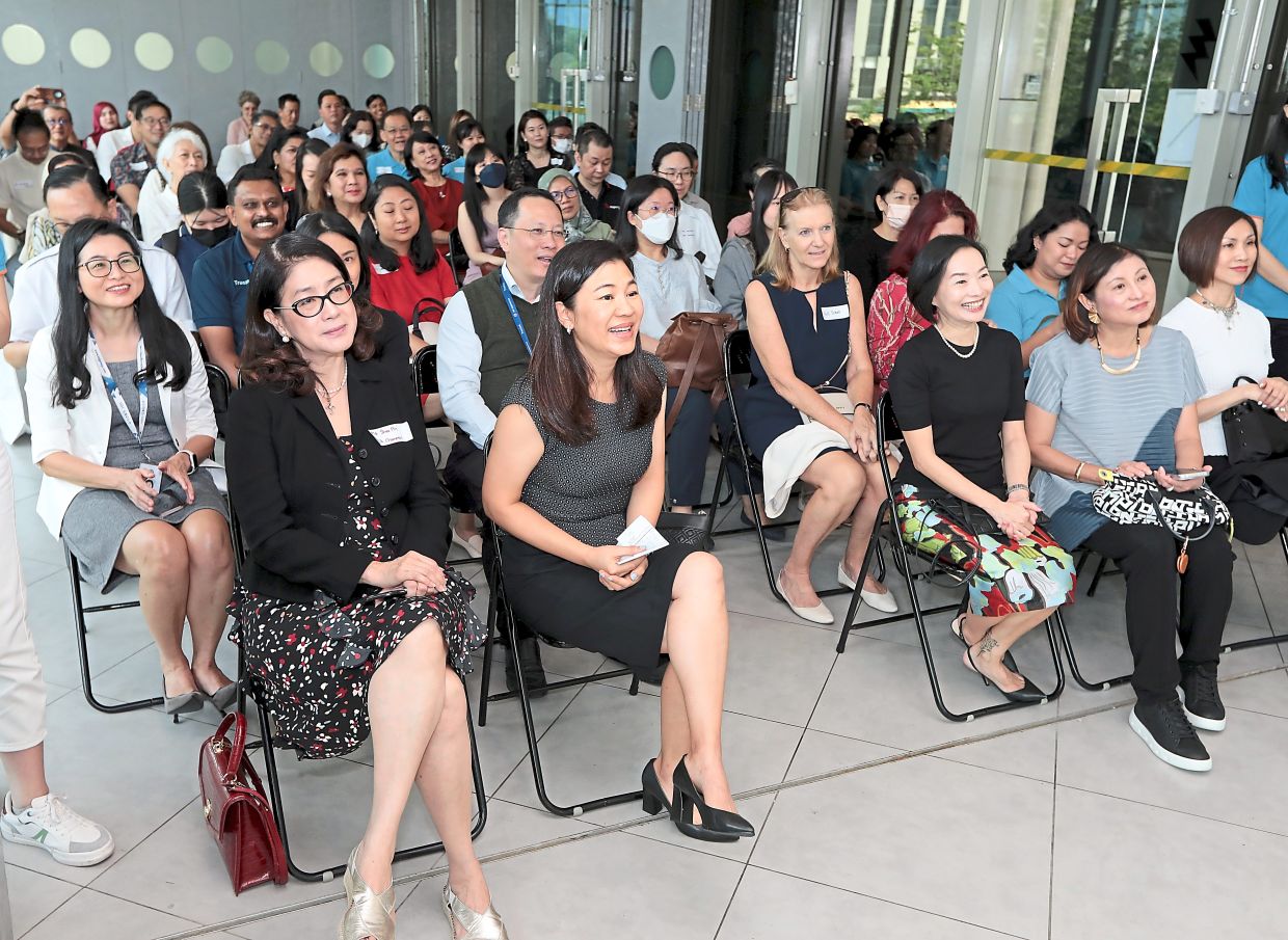 Bargain sales community initiative pays it forward | The Star