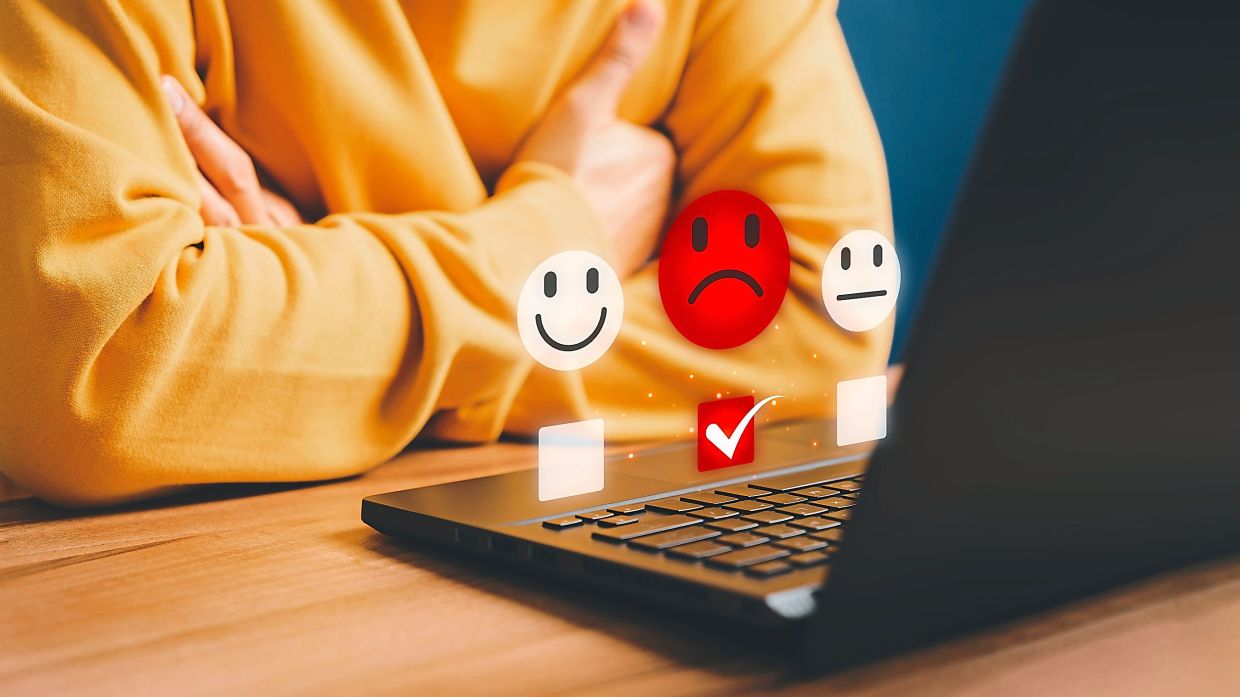 Preventing emotional manipulation by online scammers (Poll Inside ...