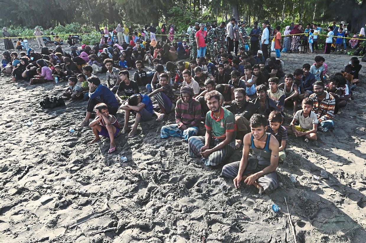 Another 400 ethnic Rohingya land in Aceh | The Star