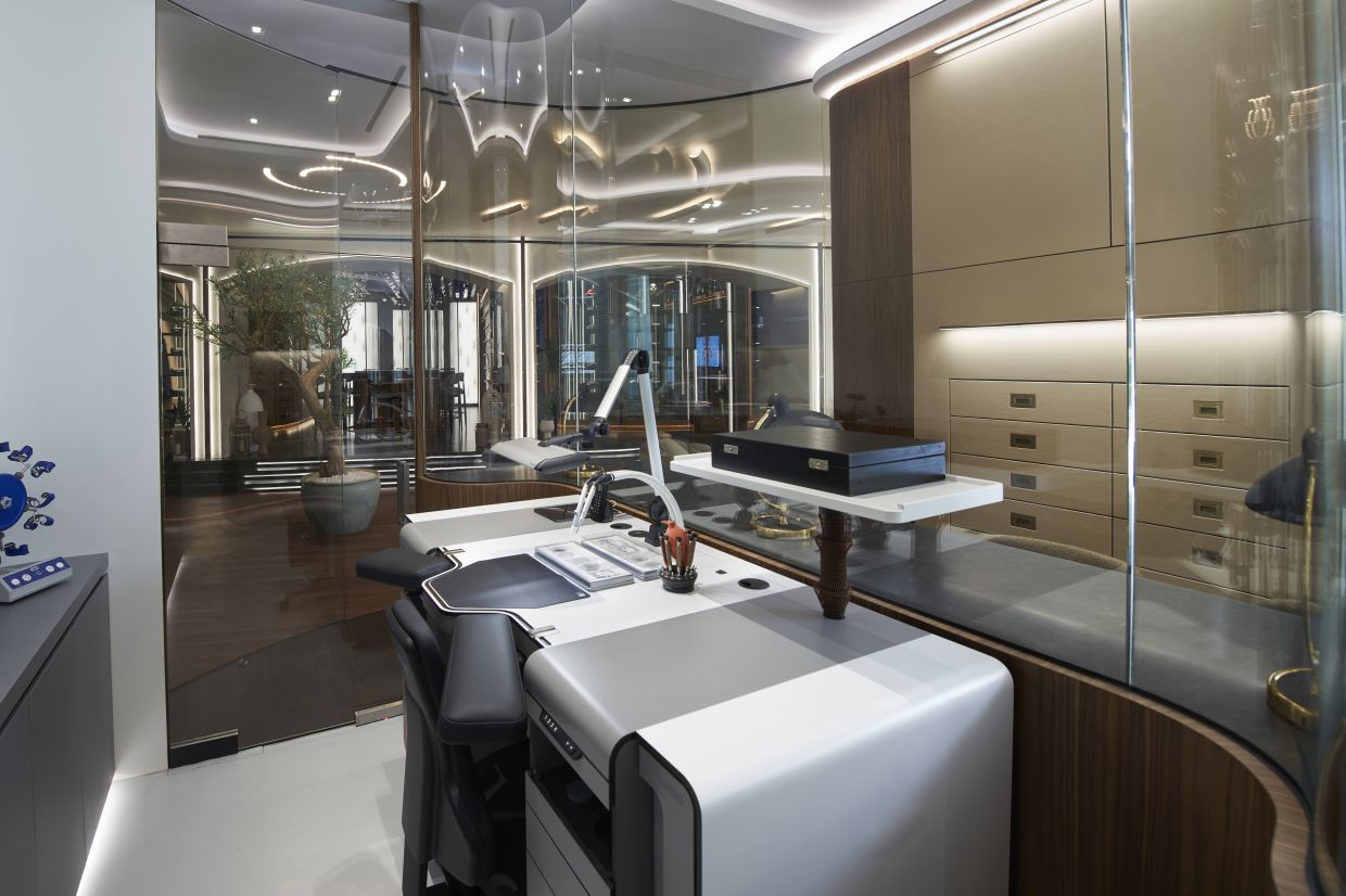 An unprecedented journey into the exclusive world of Richard Mille ...