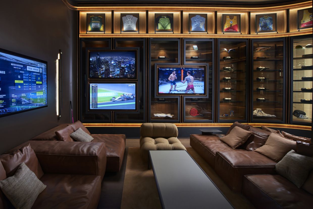 An unprecedented journey into the exclusive world of Richard Mille ...