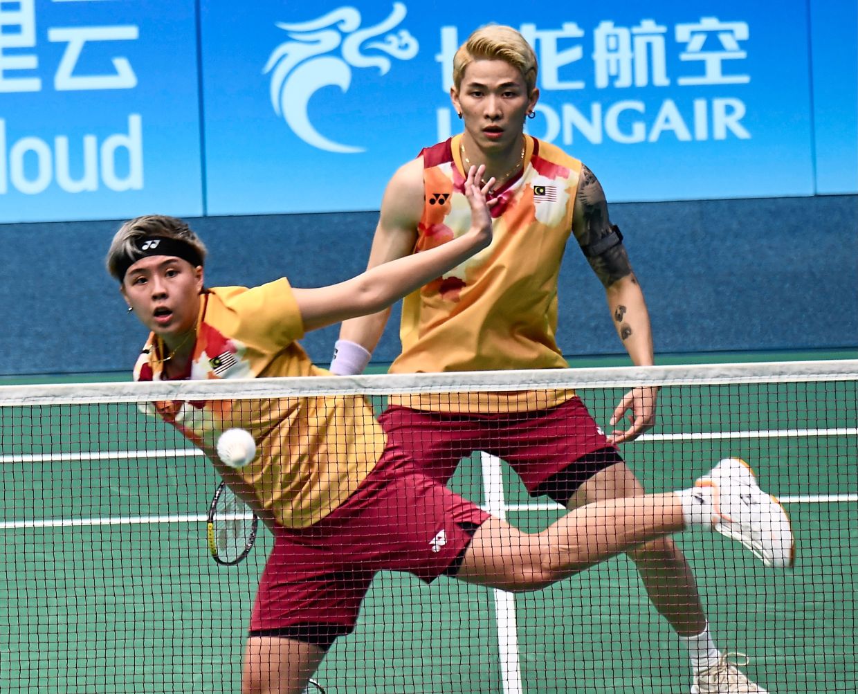 Badminton: Badminton: Tang Jie-Ee Wei stun Japan's world No. 2 Watanabe ...