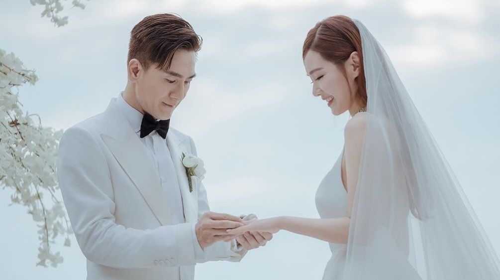 HK celeb couple Kenneth Ma and Roxanne Tong share intimate wedding ...