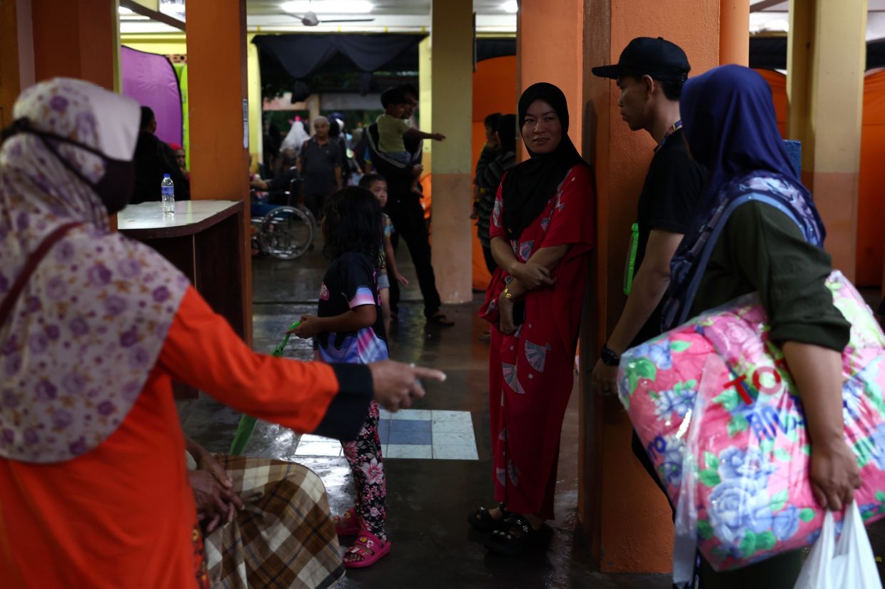 Floods: Do not fear Covid-19 when checking into relief centres, say ...