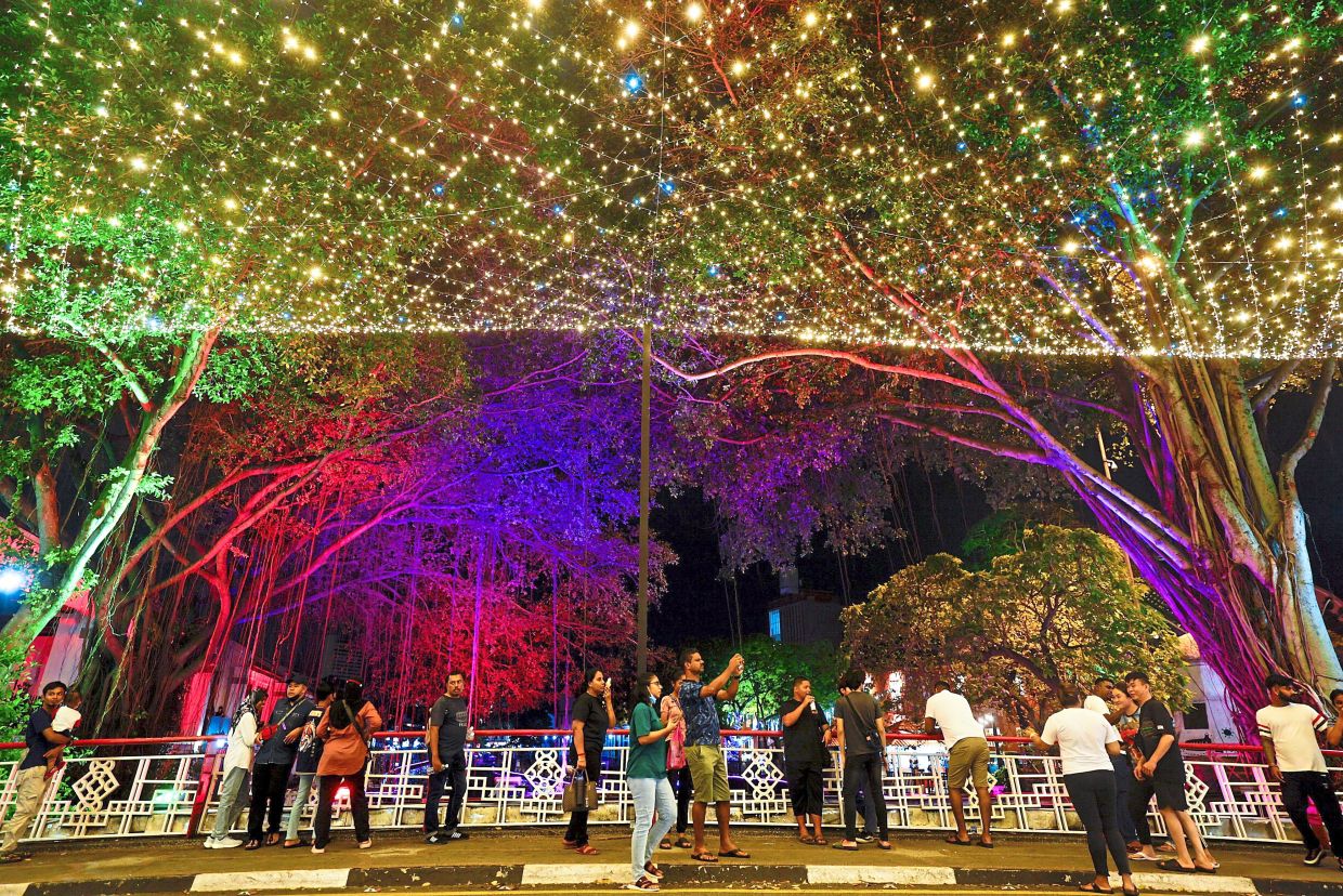 Bonding over Christmas | The Star
