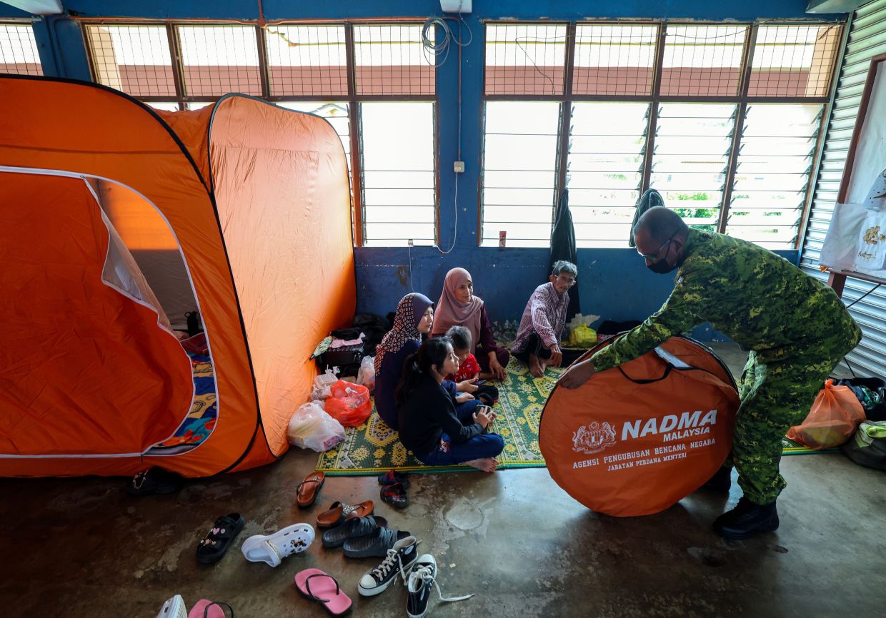 Floods: Over 28,000 evacuees at 137 relief centres in five states | The ...