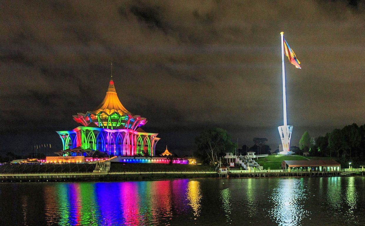 Sarawak state flag to be known as Ibu Pertiwi | The Star