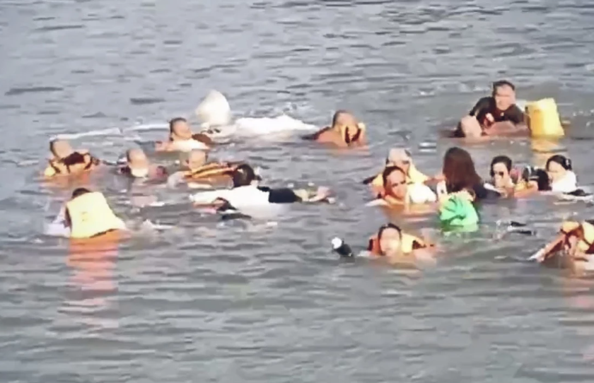 22 people rescued from three sinking boats on Mekong River | The Star