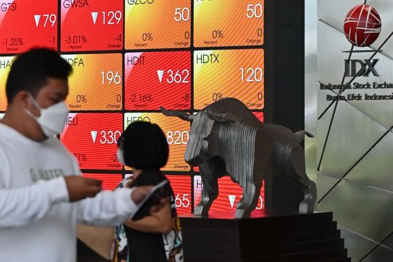 Indonesian stocks rise to record high on economic hopes | The Star