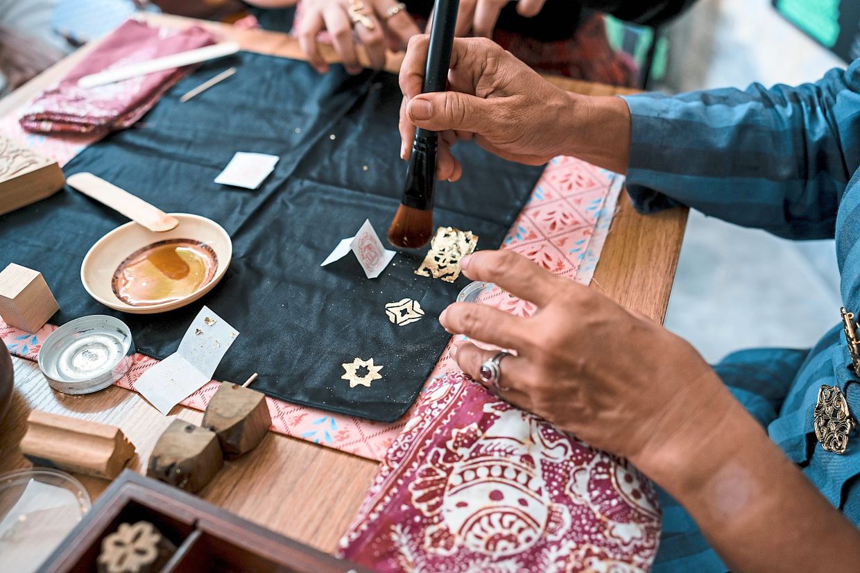 Heritage textile event in KL shines spotlight on handmade Bornean ...