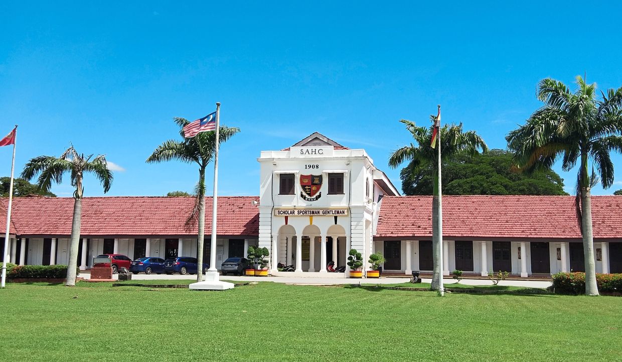 Joyous reunion after 50 years | The Star