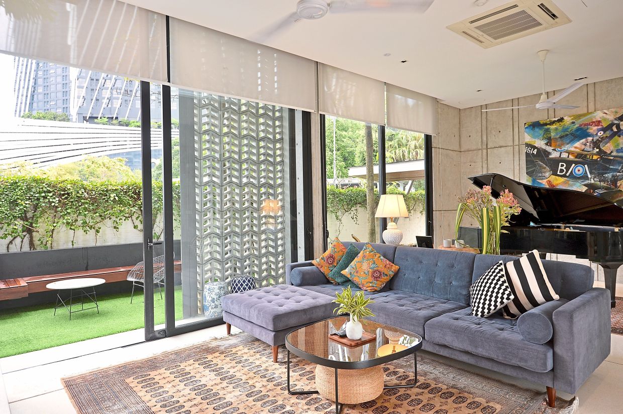 Malaysian double-storey house in KL with 'veil' design an open ...