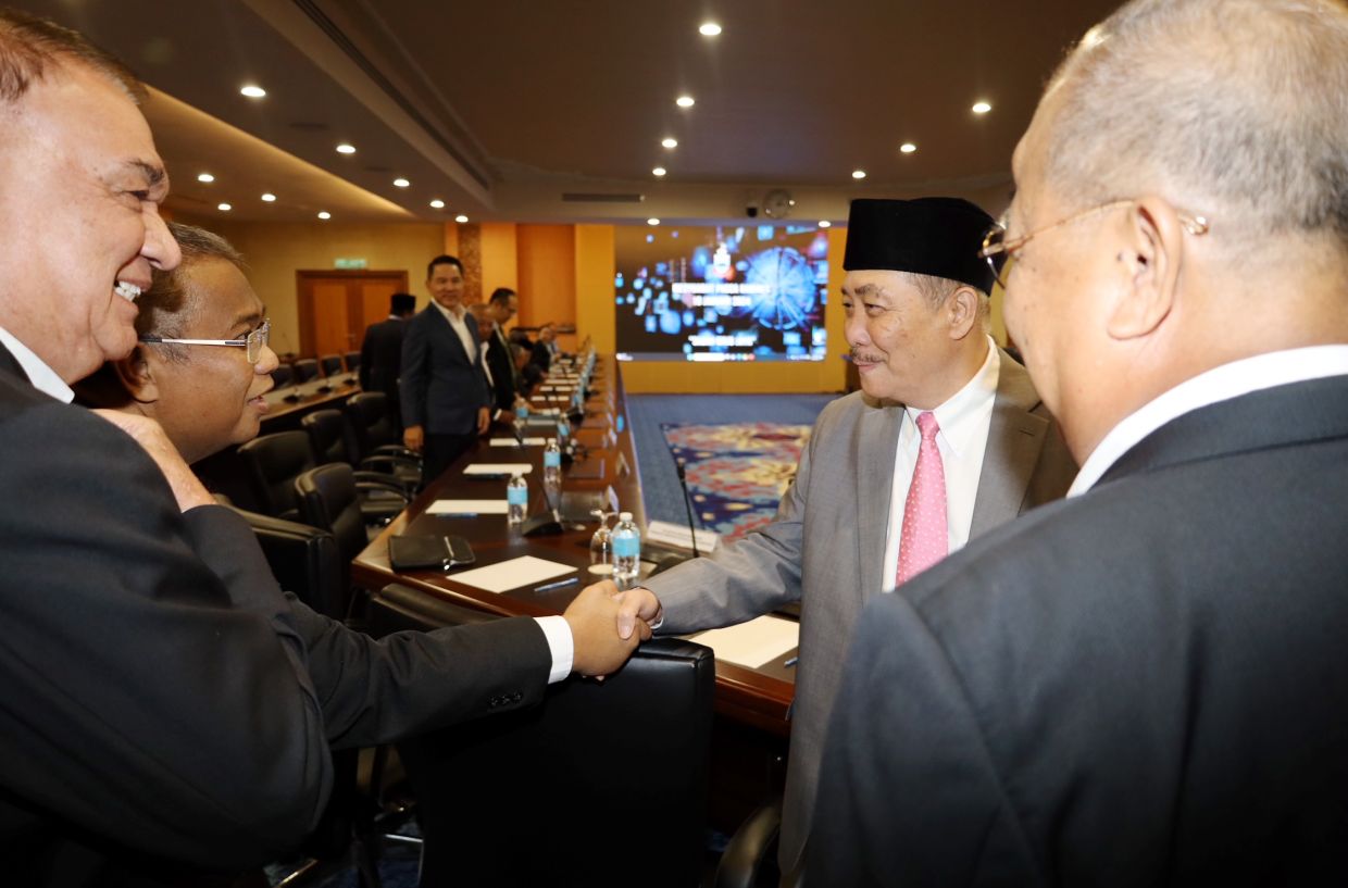 Sabah government issues gag order on GLCs over state development ...