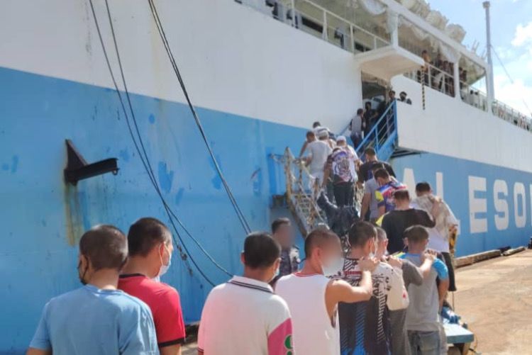 Sabah Immigration Dept deports 680 Filipino migrants | The Star