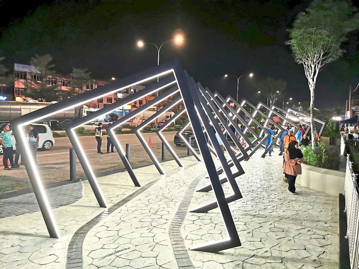 Completed walkway boosts Yong Peng tourism experience | The Star