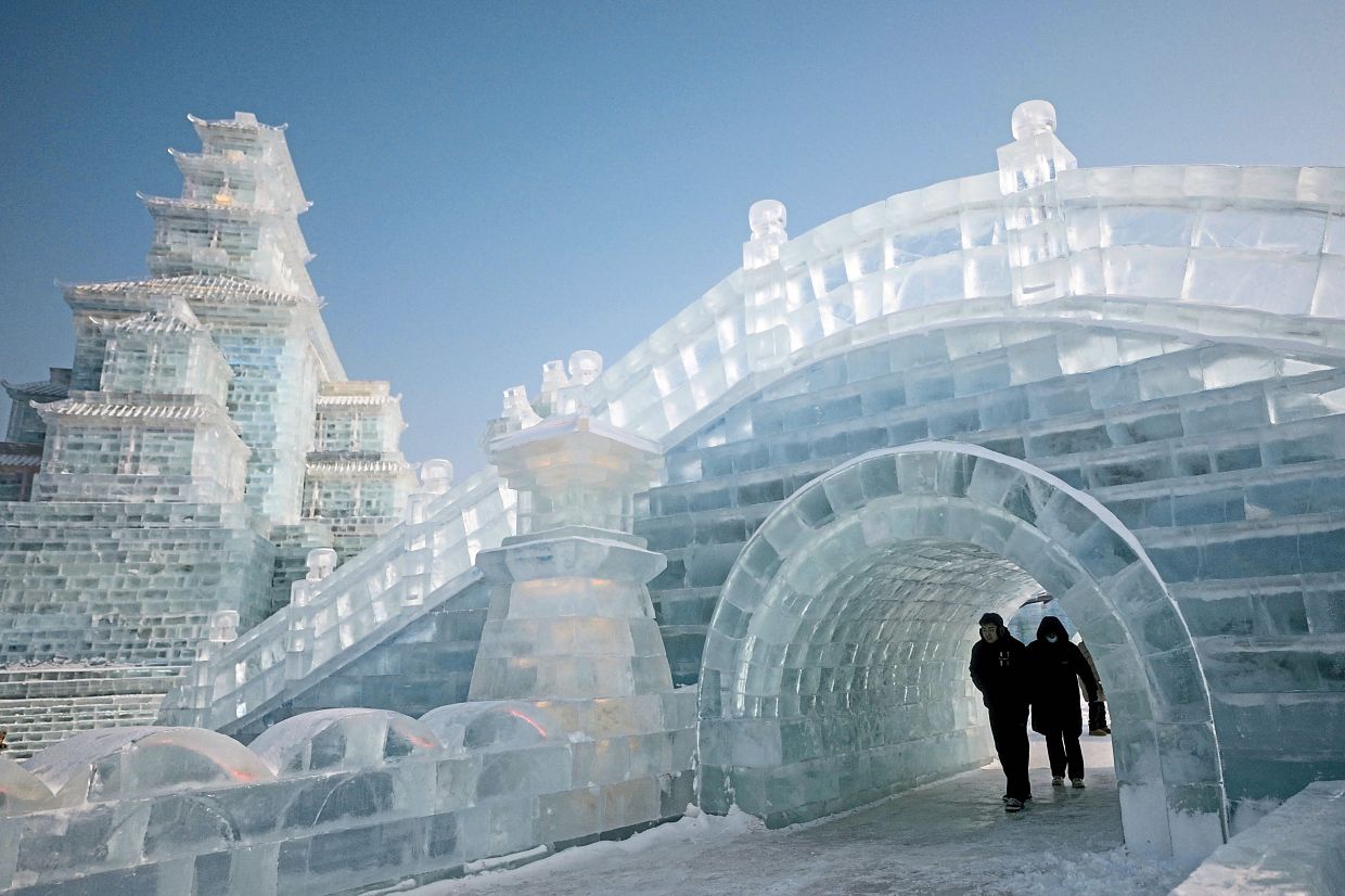 Fairytale ice sculptures in China’s Harbin attracts throngs of tourists ...