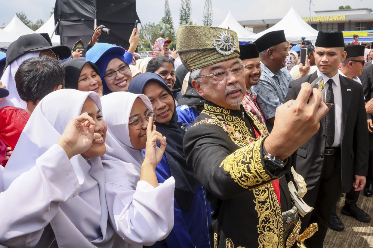 Tens of thousands welcome home Sultan Abdullah, Tunku Azizah | The Star