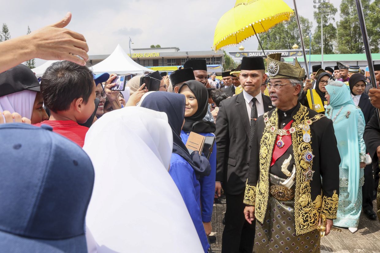 Tens of thousands welcome home Sultan Abdullah, Tunku Azizah | The Star