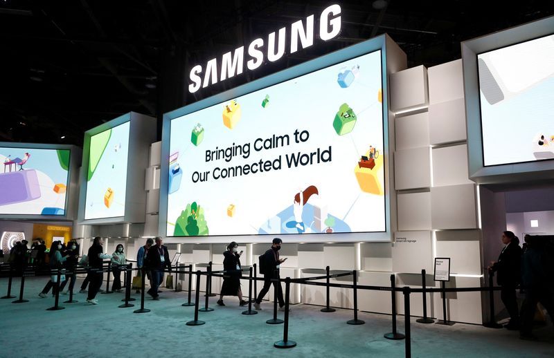 Samsung sees tech devices demand recovering in 2024 after record chip ...