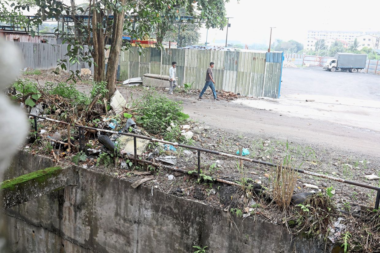 Land next to PJ condo turned into dumpsite | The Star