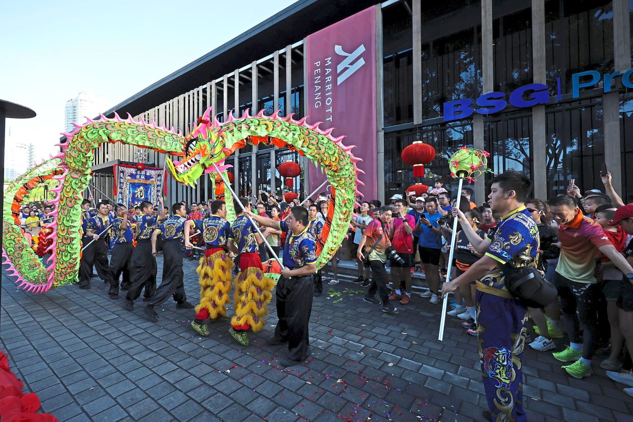 Awakening the beasts at eye-dotting ceremony | The Star