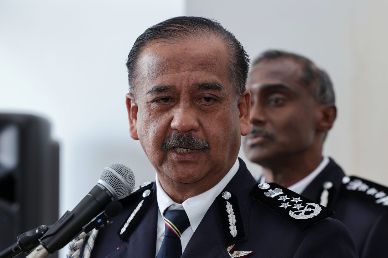 ‘It is an offence for a policeman to receive ang pow while on duty ...